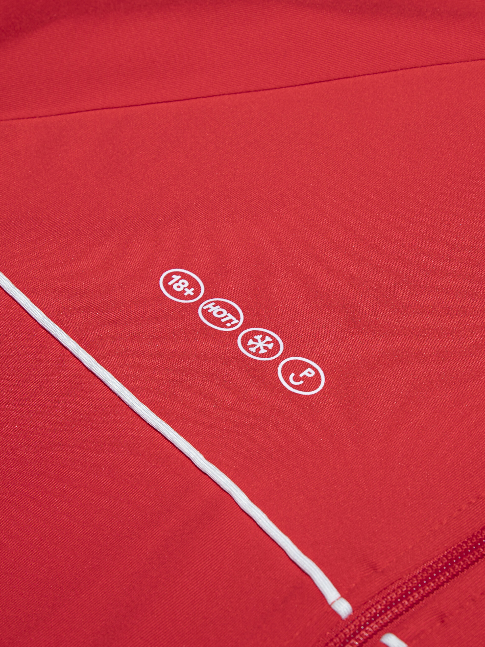 Loop Nicotine Pouches | LOOP TRACK JACKET RED